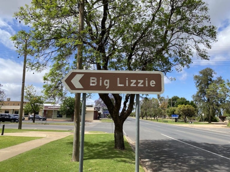 Big Lizzie Red Cliffs A Colossal Victorian Curiosity big-lizzie-red-cliffs-a-colossal-victorian-curiosity